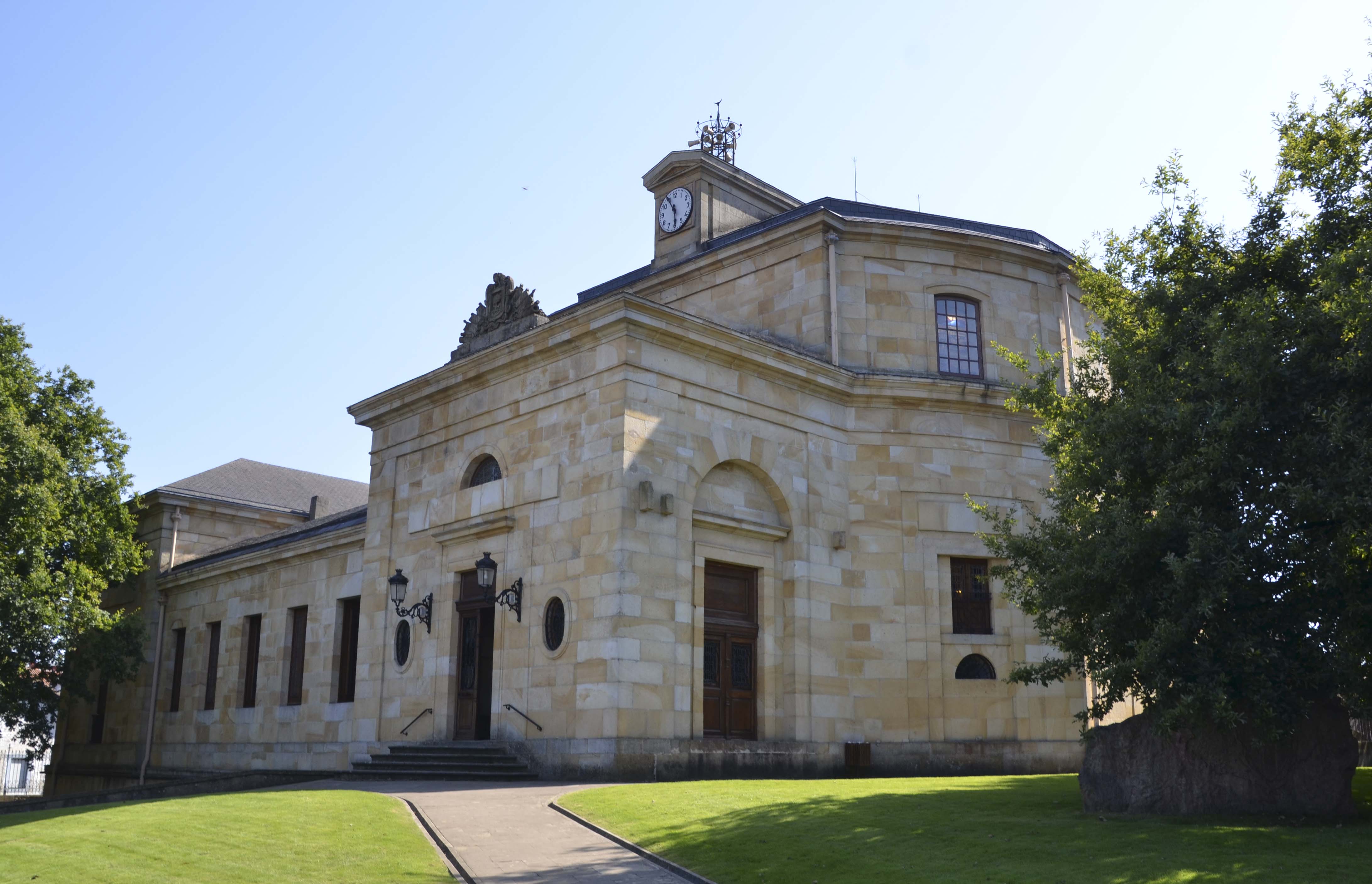 Gernika -The Assembly and The Tree | Leya