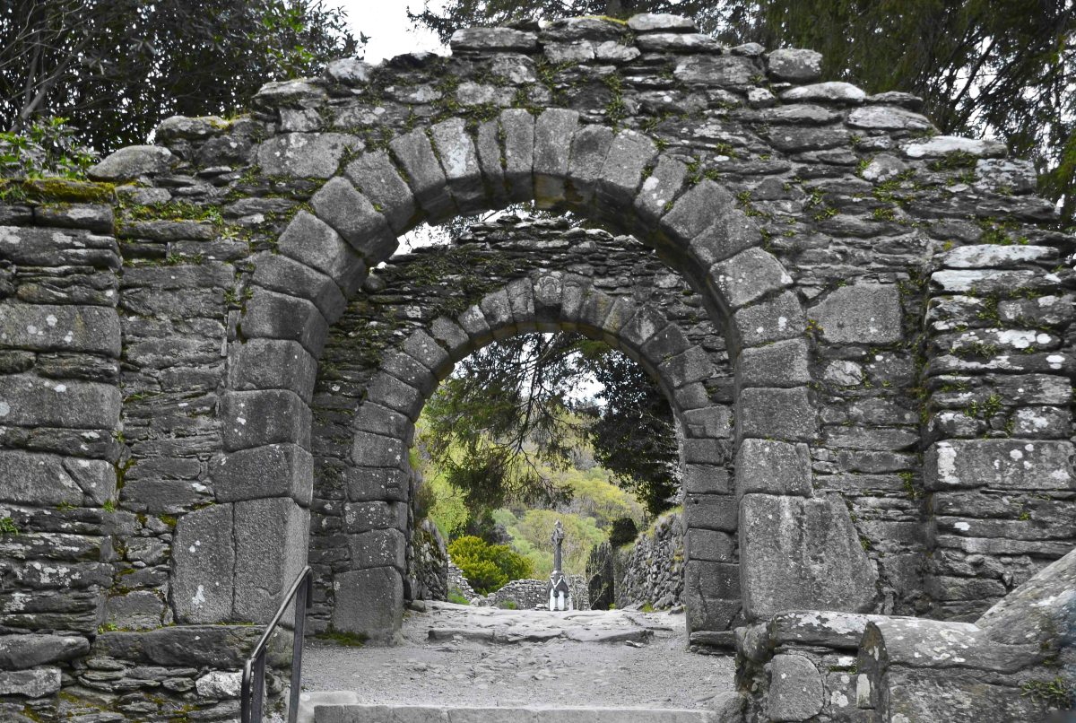 Black&White Sunday: Traces of the Past | Leya